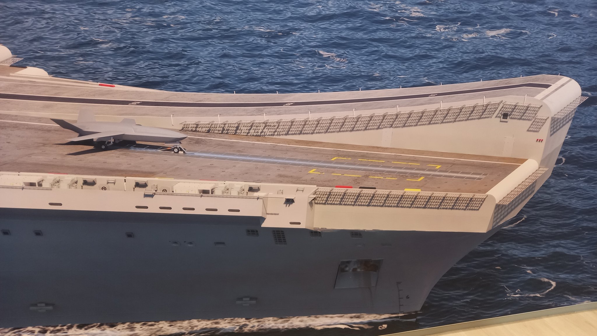 Gambit 5 uçak gemisine konuşlandırılacak İHA tanıtıldı